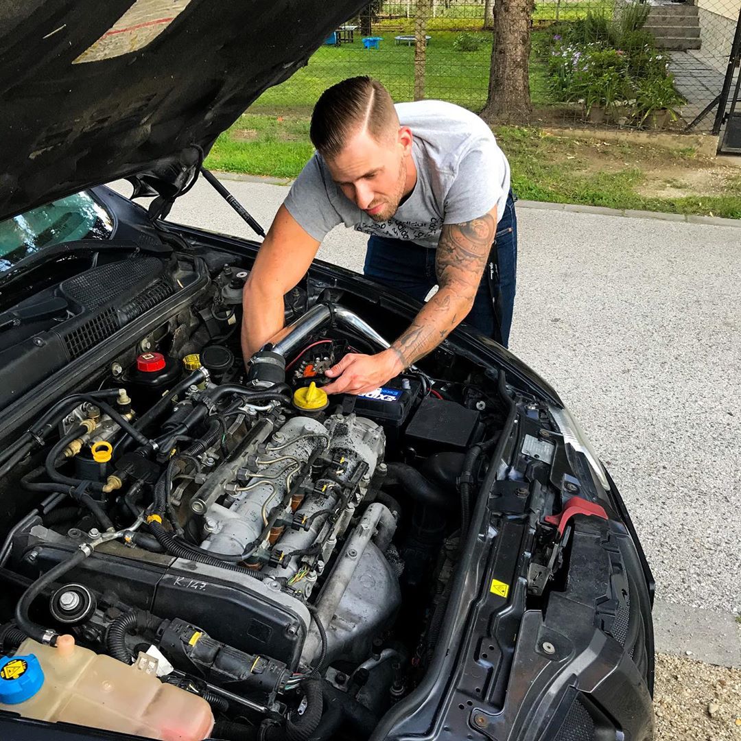 Top 10 Tools You Should Have for Car Repair - Ronix Blog