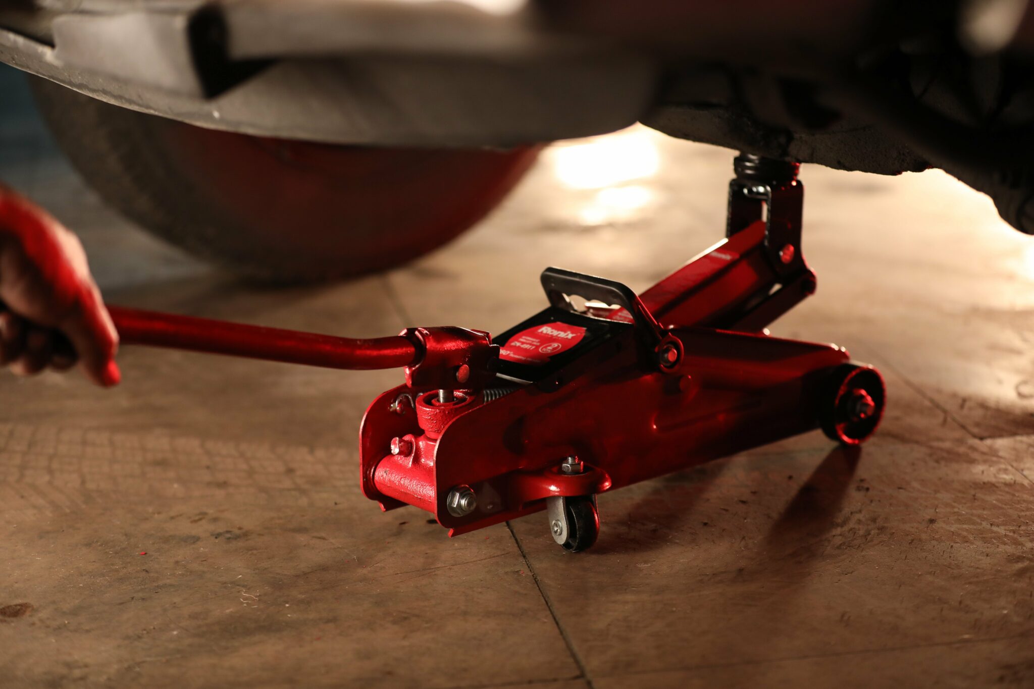 Top 10 Tools You Should Have for Car Repair - Ronix Blog