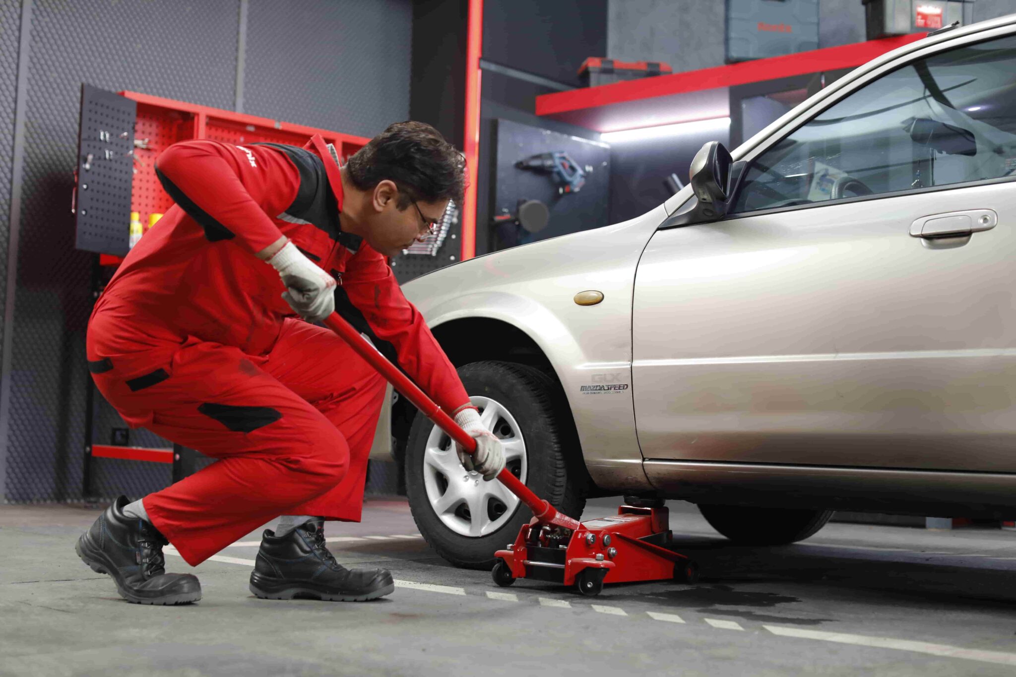 Guide to Different Types of Auto Mechanics and Mechanical Tools